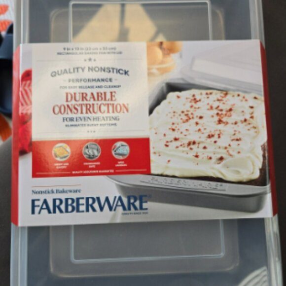 Farberware | Kitchen | Farberware 9x3 Nonstick Cake Pan With Lid | Poshmark